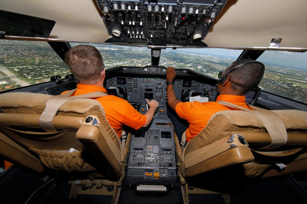 Airline Or Private Jet Pilot Career Privaira Private Aviation airline-or-private-jet-pilot-career-privaira-private-aviation