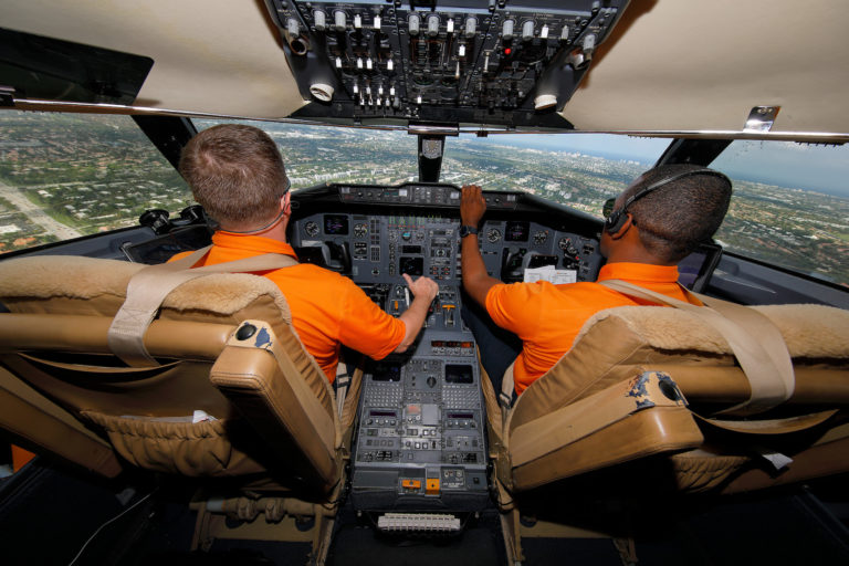 Airline or private jet pilot | Career | Privaira Private Aviation